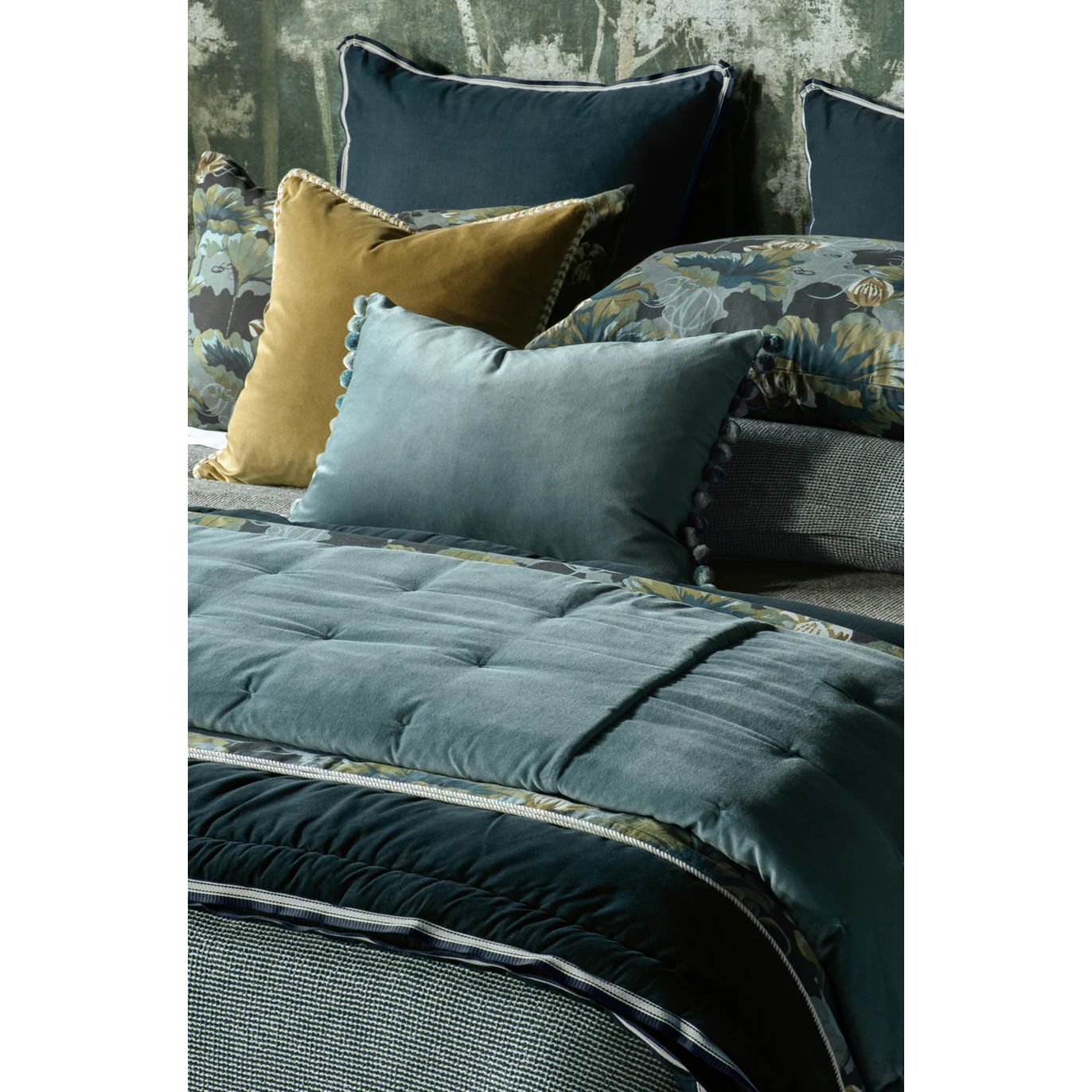 Bianca Lorenne Cerchio Ocean Comforter